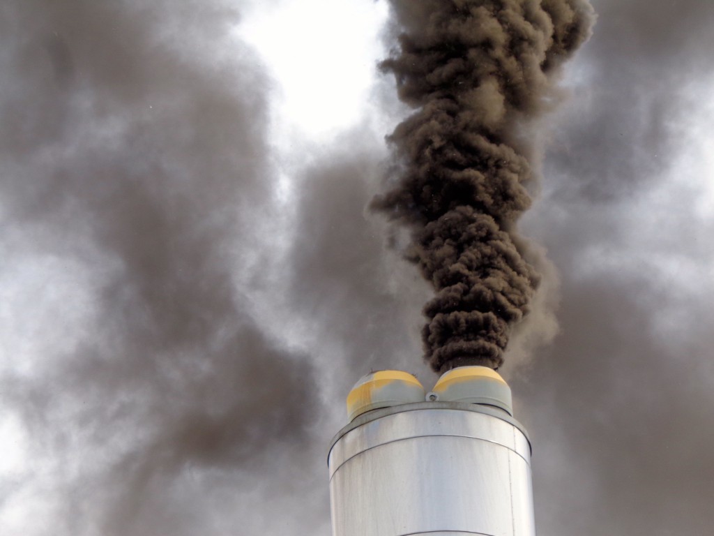 Schwarzer Qualm zieht über den Papenberg » Wir sind Müritzer