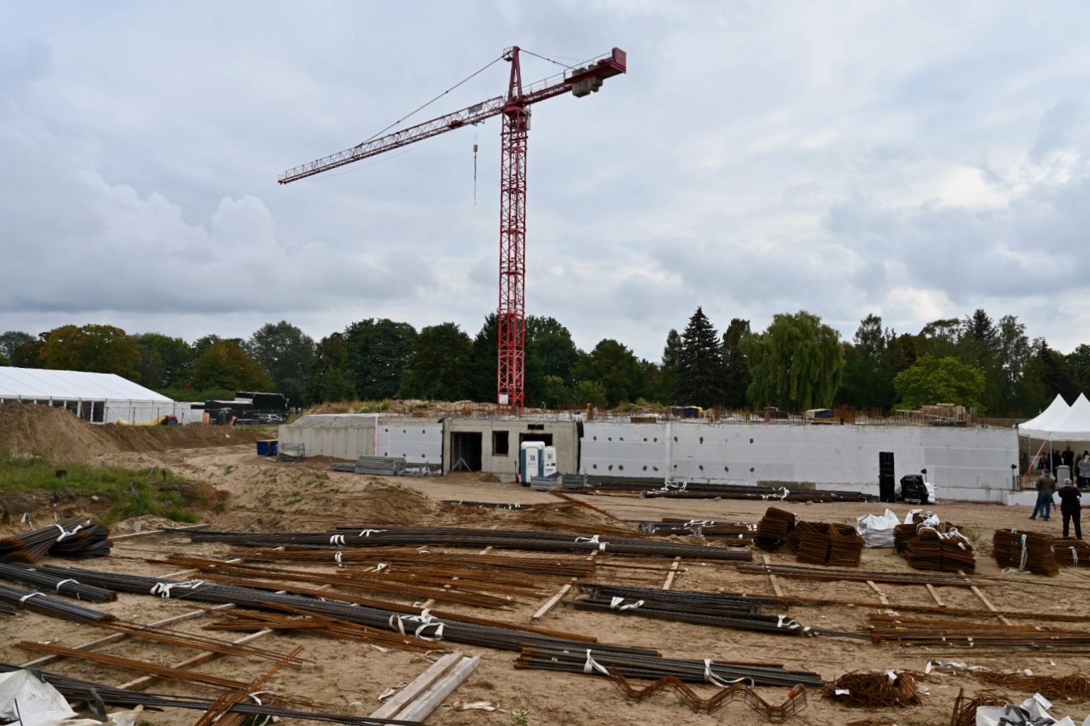 Fünf Jahre nach dem großen Knall: Grundstein für neues Hotel in Klink ...