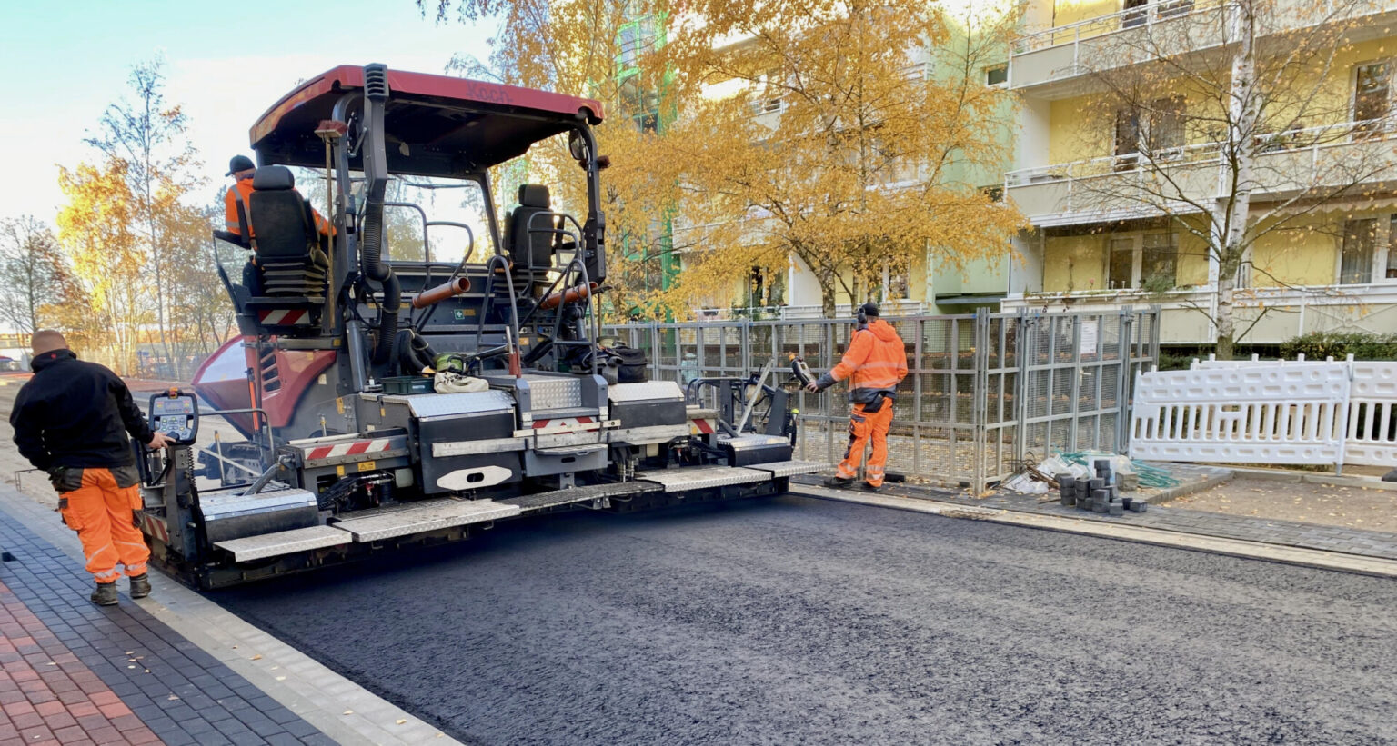 Neue Asphaltdecke für die Rosa-Luxemburg-Straße » Wir sind Müritzer